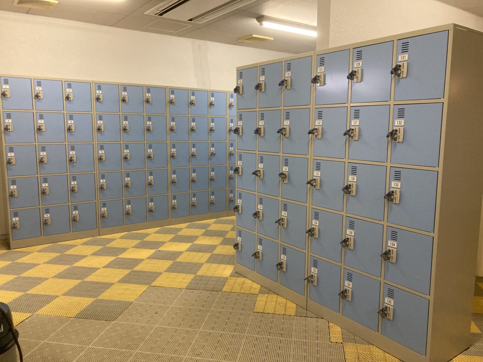 兵庫県の公共施設にスチールロッカーを納入しました